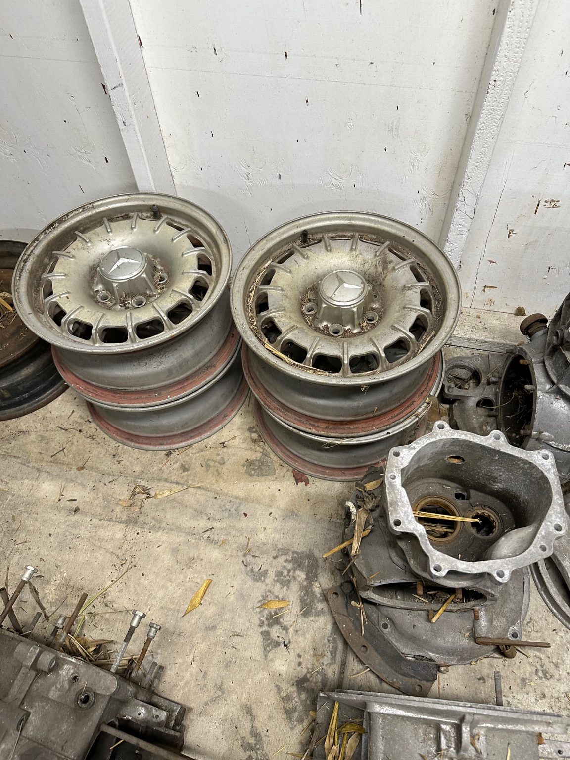 Mercedes Benz W107 alloy wheels – Wholesale California